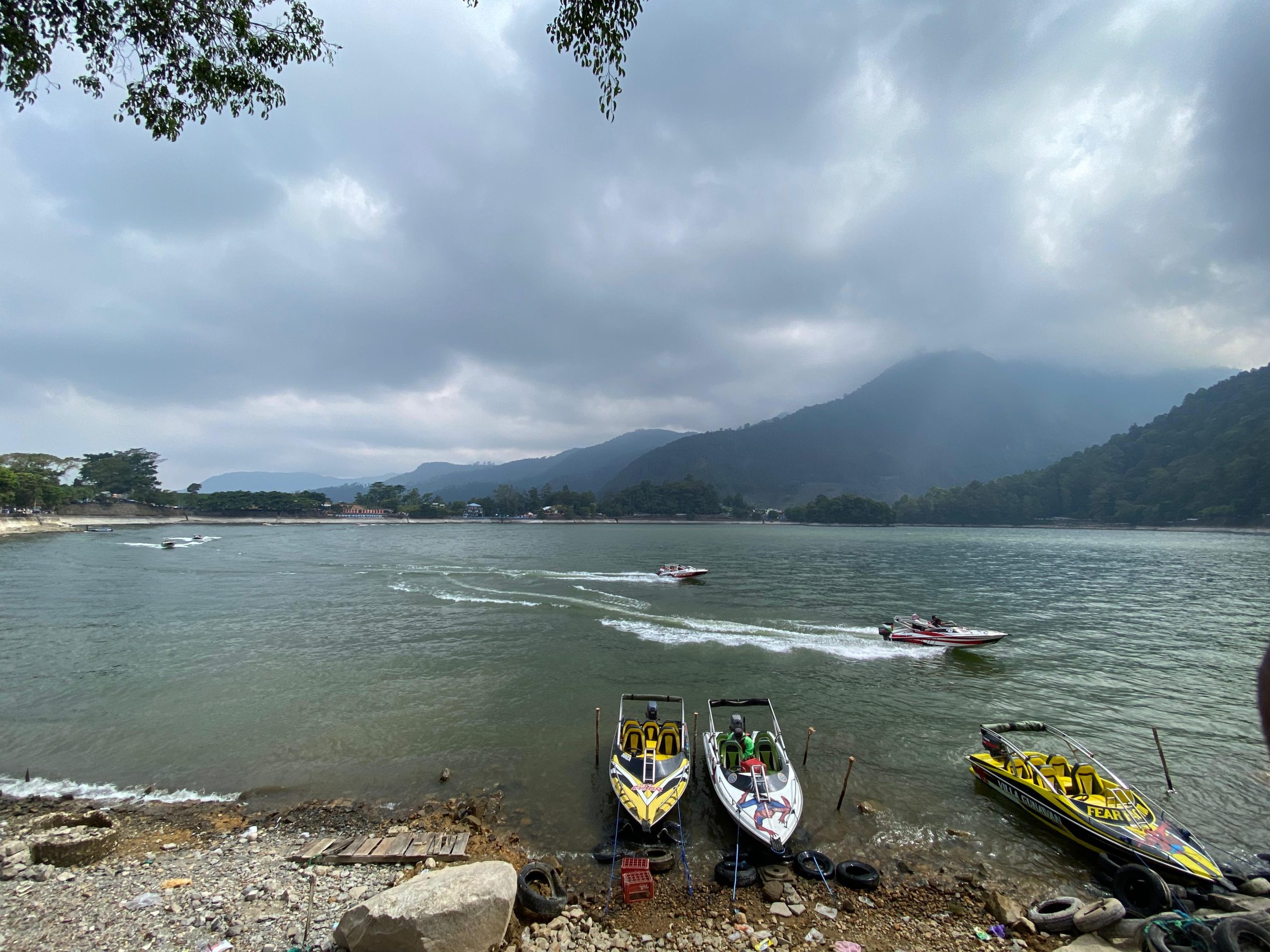 Telaga Sarangan Magetan Mulai Kering. - Jatimnesia.com